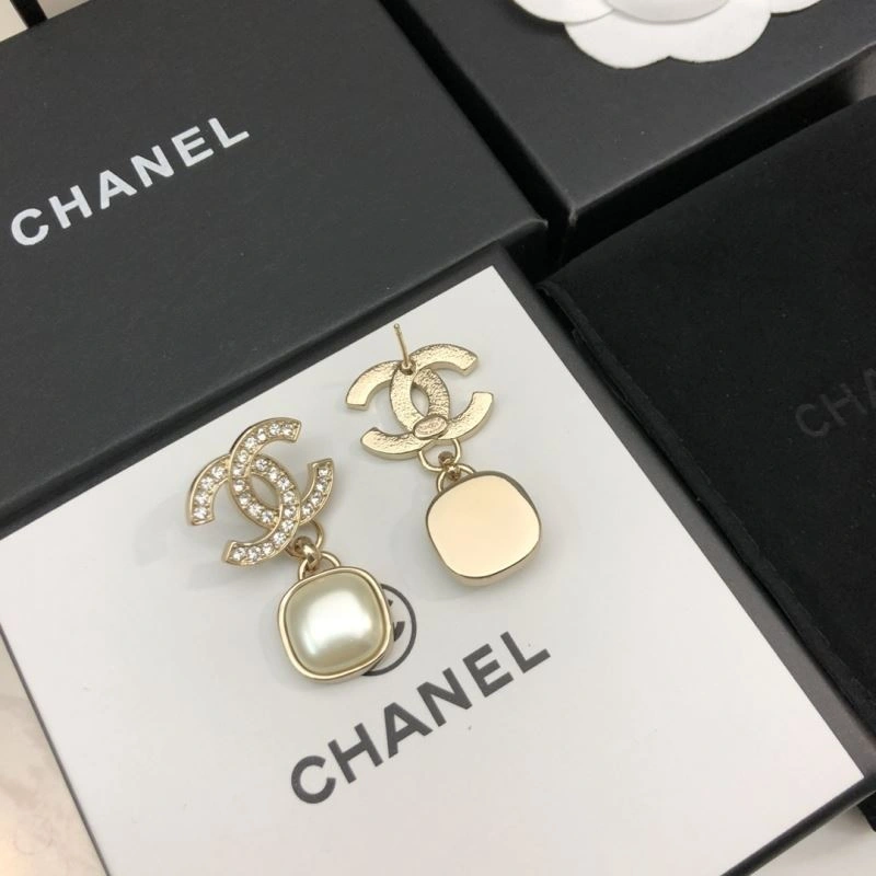 Top mirror Chanel Earrings