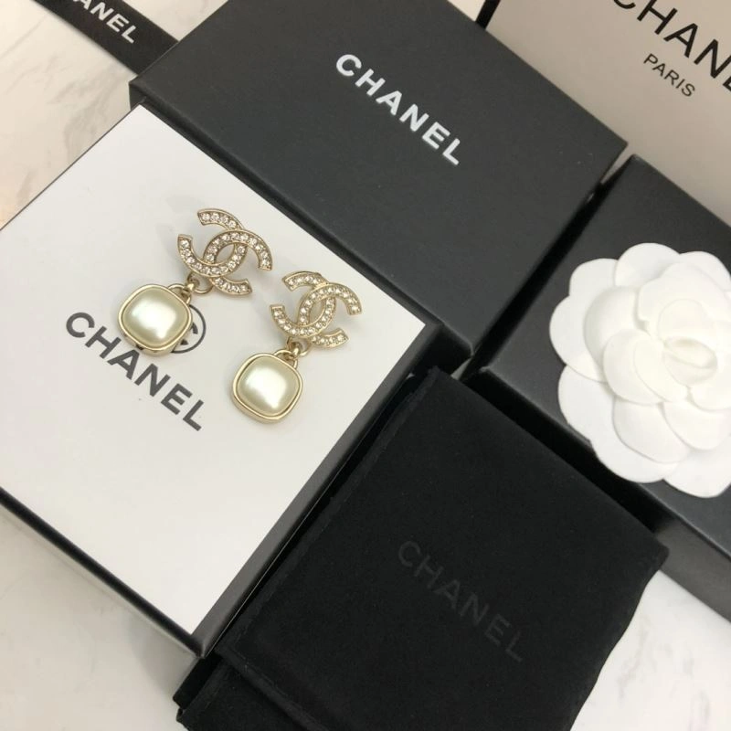 Top mirror Chanel Earrings