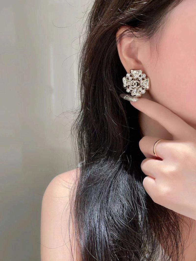 Top mirror Chanel Earrings