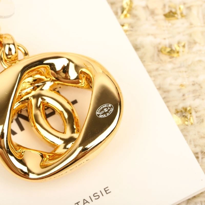 Top match Chanel Earrings