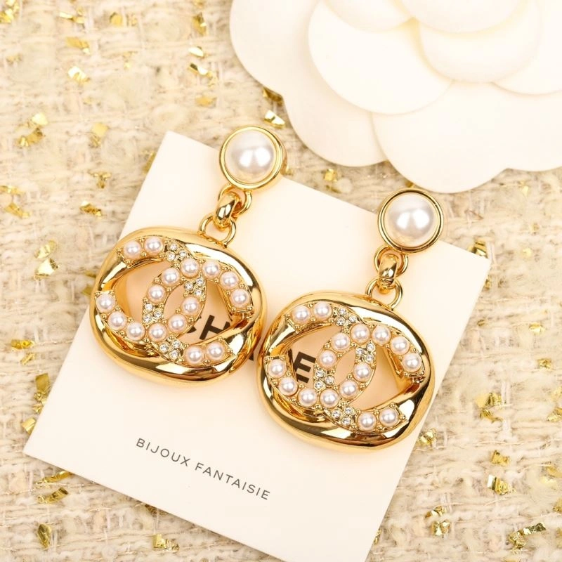 Top match Chanel Earrings