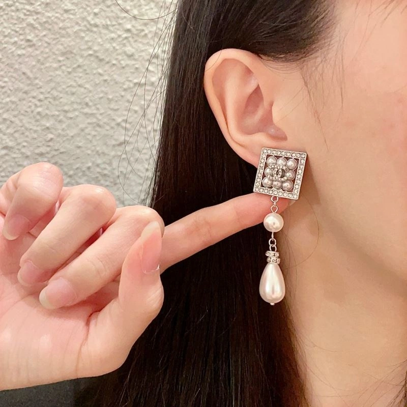 High accuracy Chanel Earrings