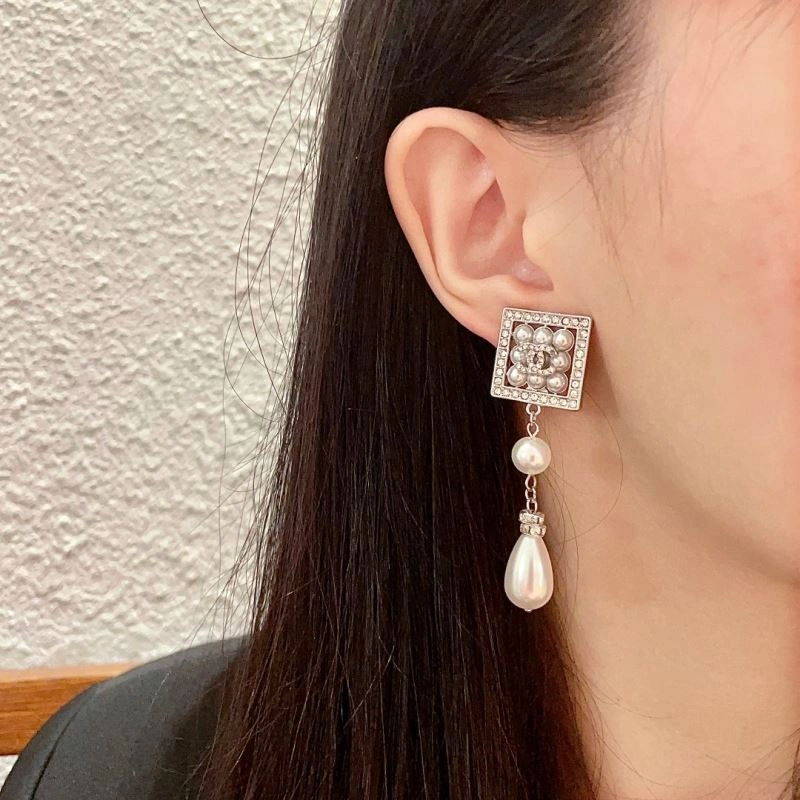 High accuracy Chanel Earrings