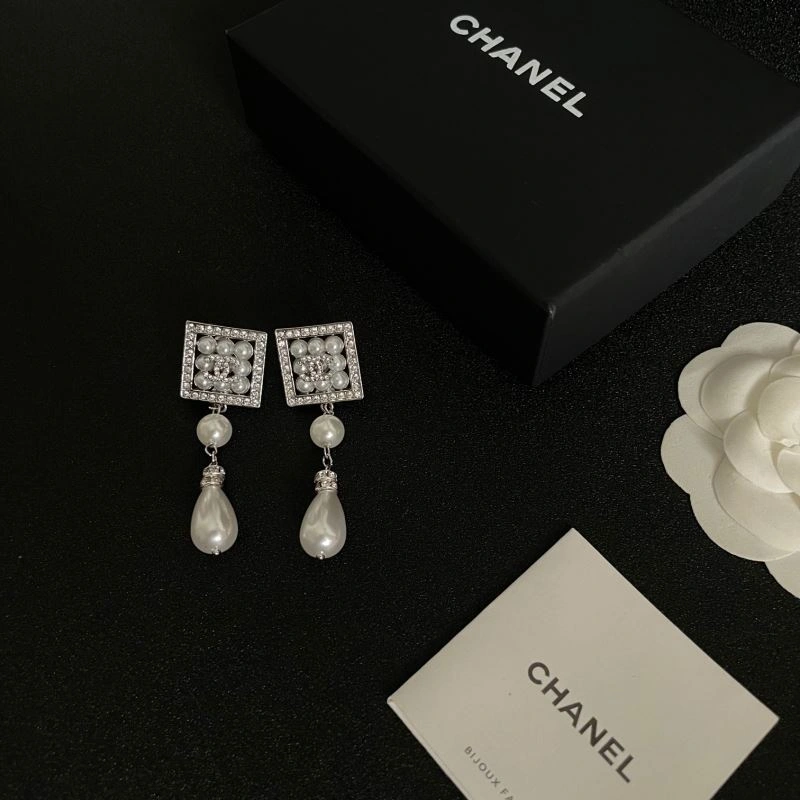 High accuracy Chanel Earrings