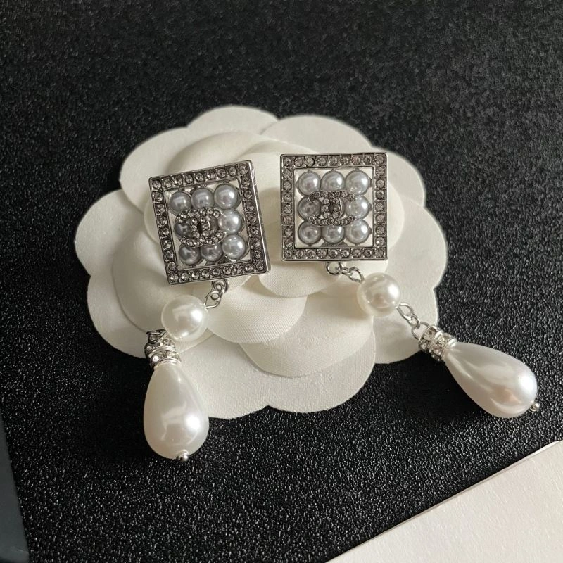 High accuracy Chanel Earrings