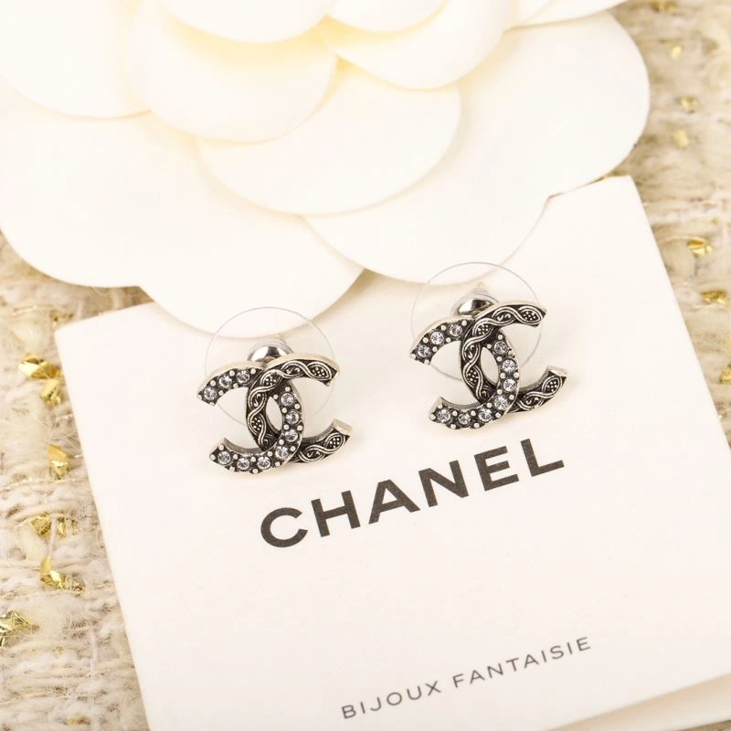 Top match Chanel Earrings