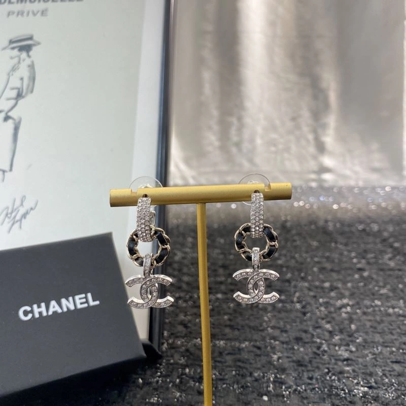 Top match Chanel Earrings