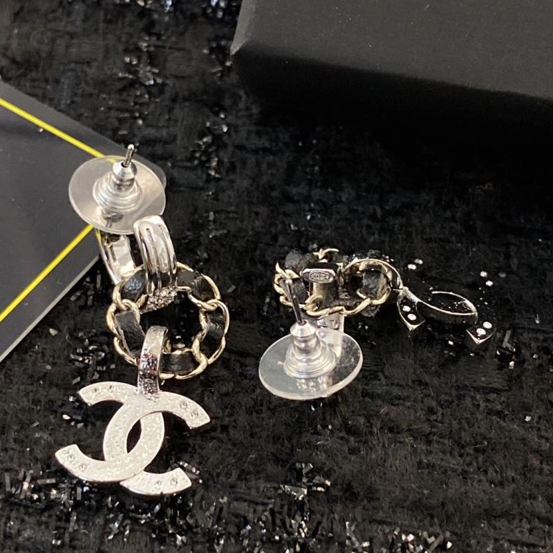 Top match Chanel Earrings