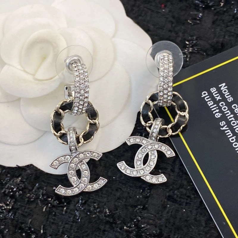Top match Chanel Earrings