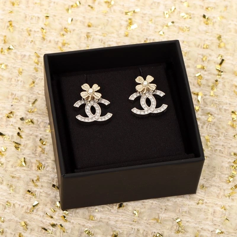 Top match Chanel Earrings
