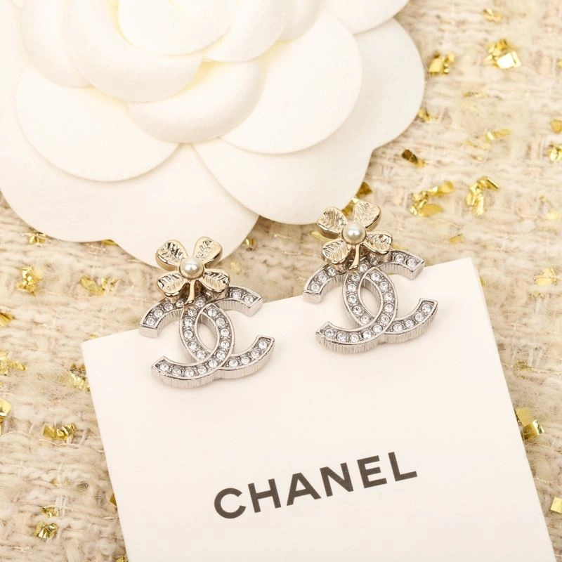 Top match Chanel Earrings