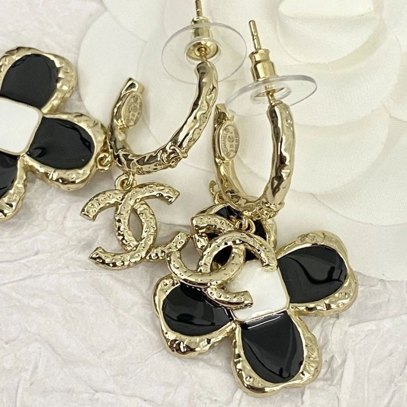 Top match Chanel Earrings