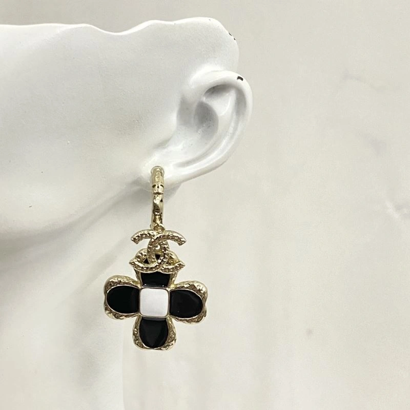 Top match Chanel Earrings