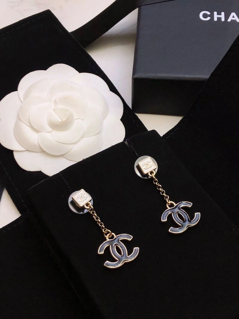 Top mirror Chanel Earrings