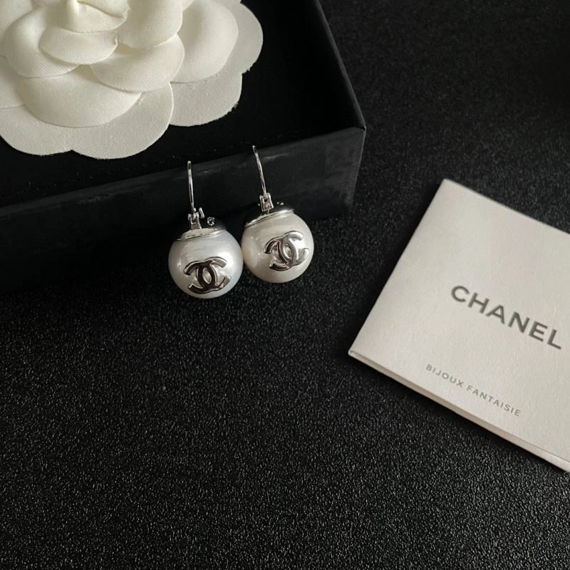 Top mirror Chanel Earrings