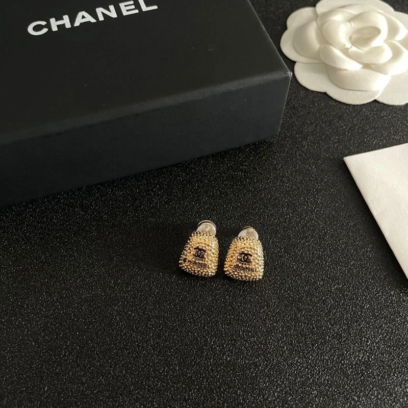 Top match Chanel Earrings