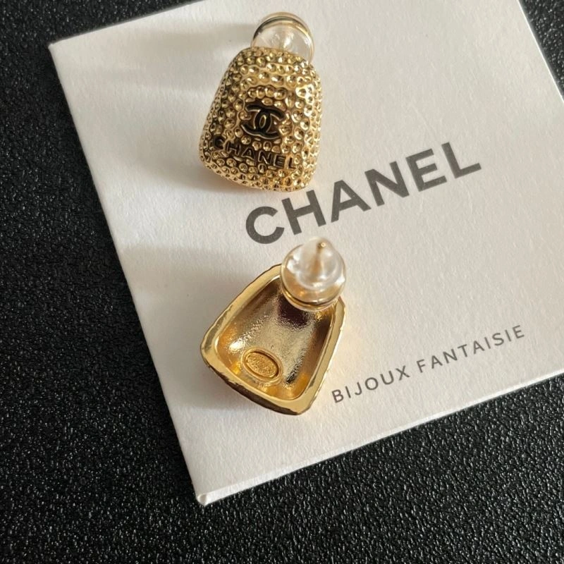Top match Chanel Earrings