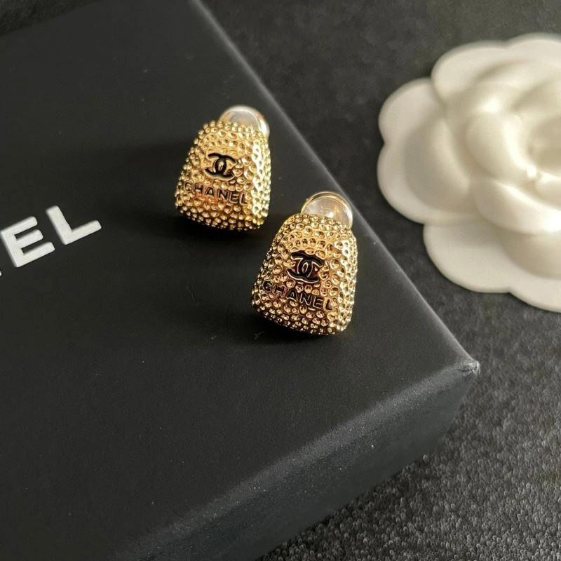 Top match Chanel Earrings