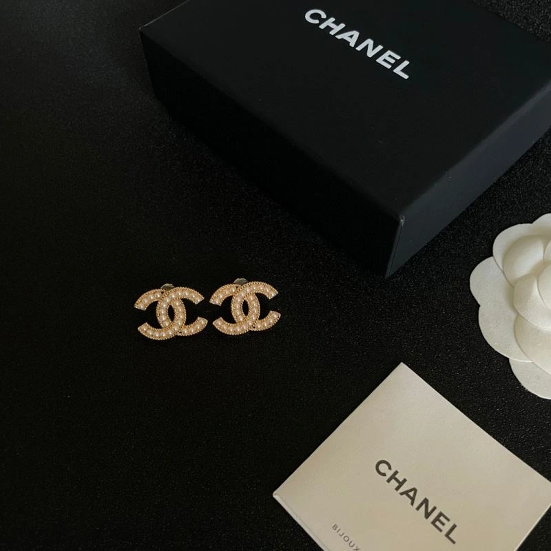 Top match Chanel Earrings