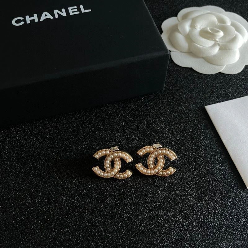 Top match Chanel Earrings
