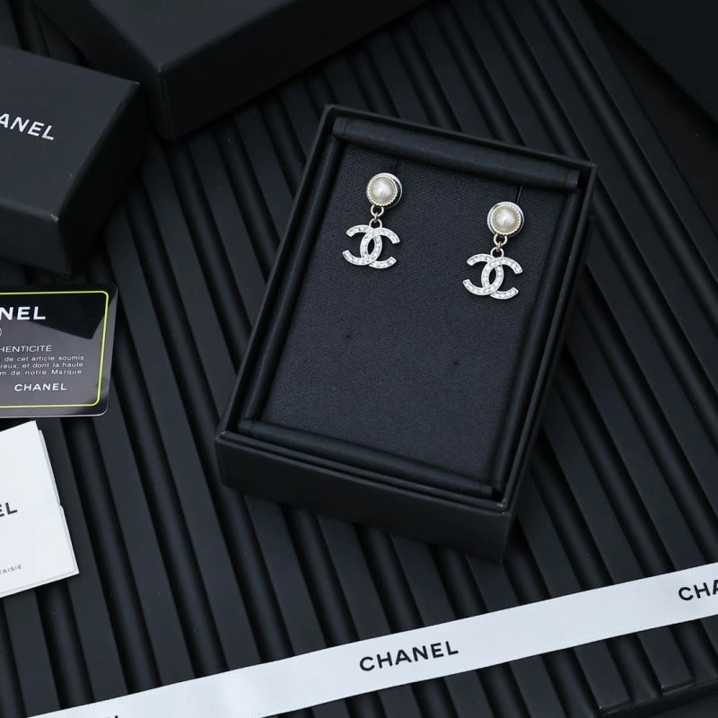 Top match Chanel Earrings