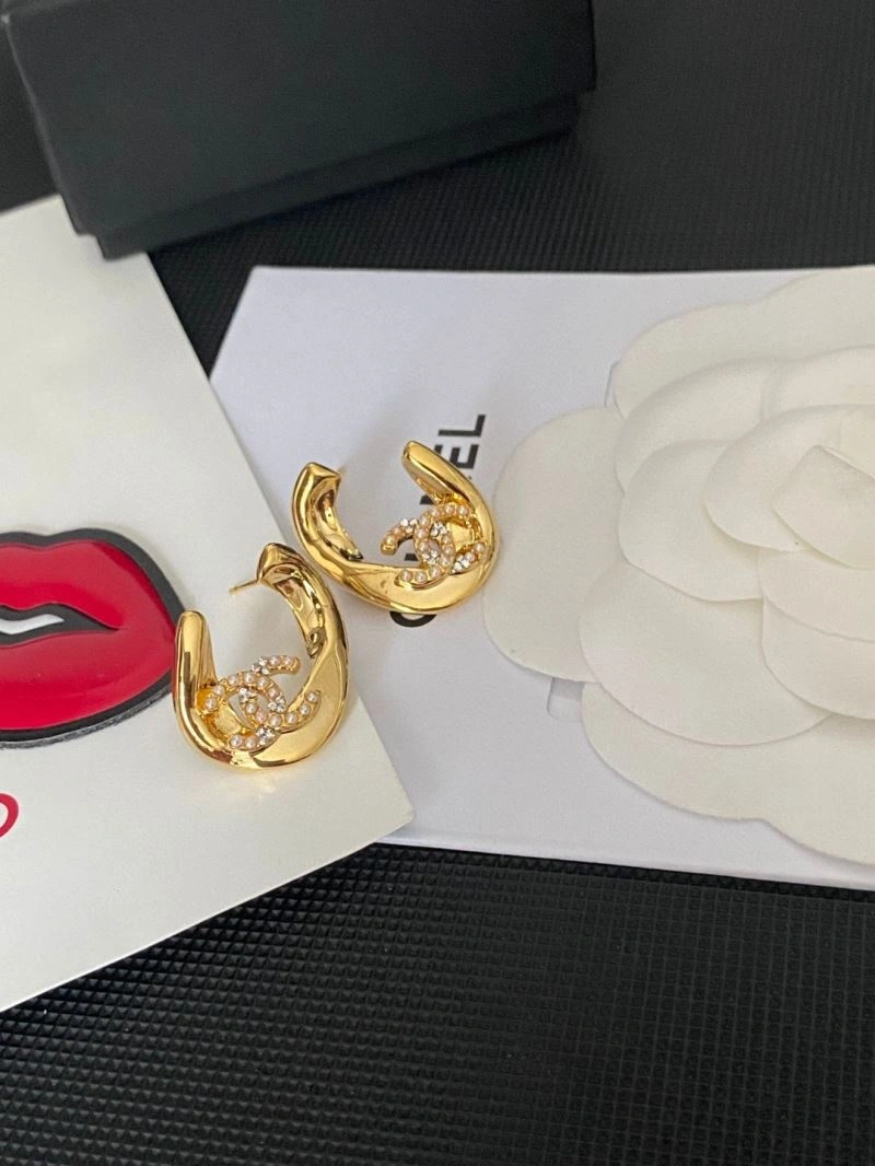 Top match Chanel Earrings