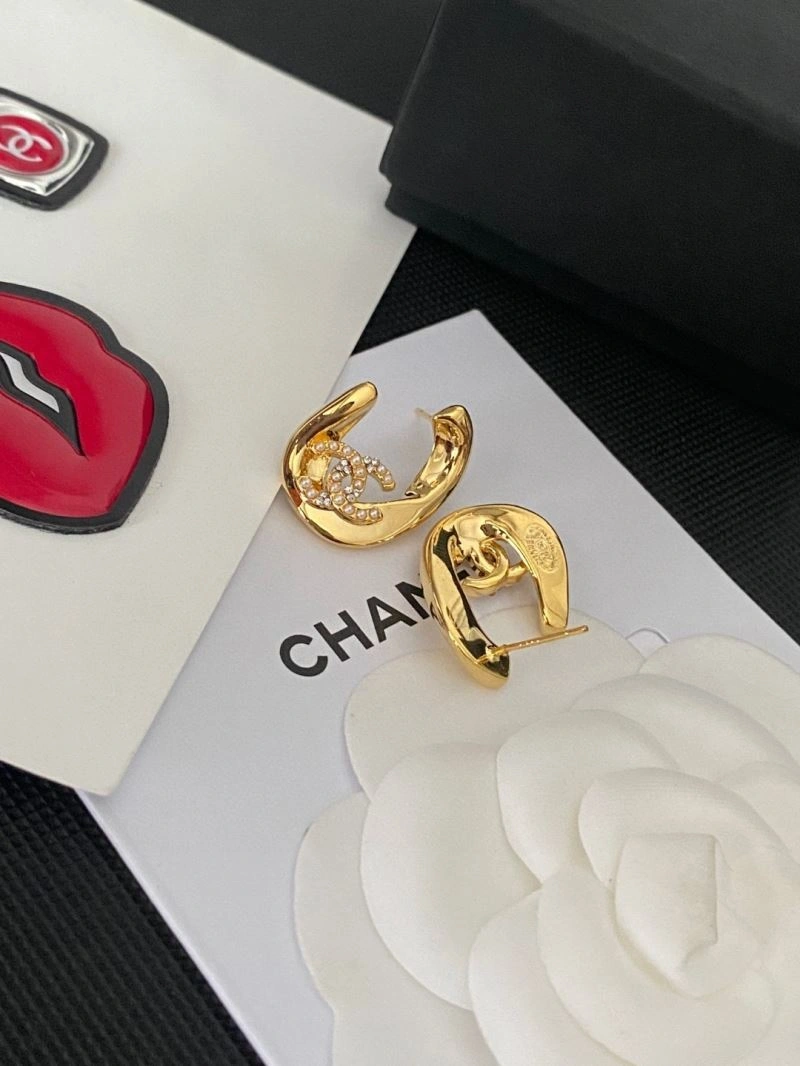 Top match Chanel Earrings