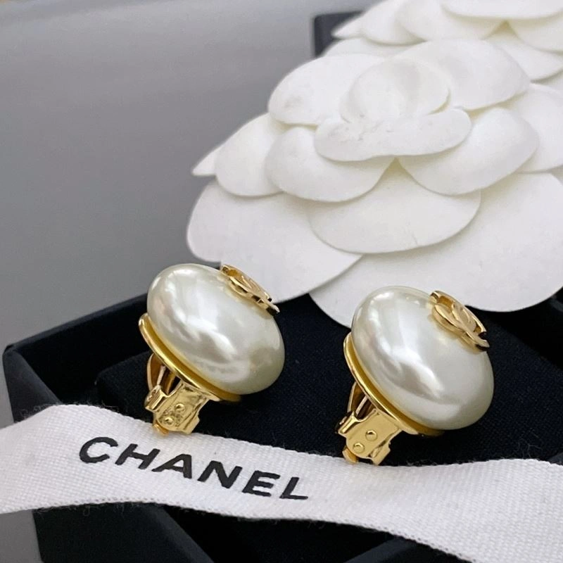 High accuracy Chanel Earrings