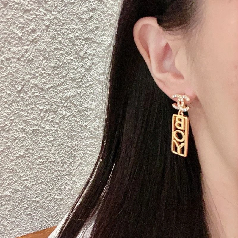 Top match Chanel Earrings