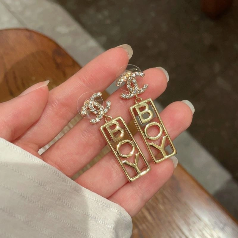 Top match Chanel Earrings
