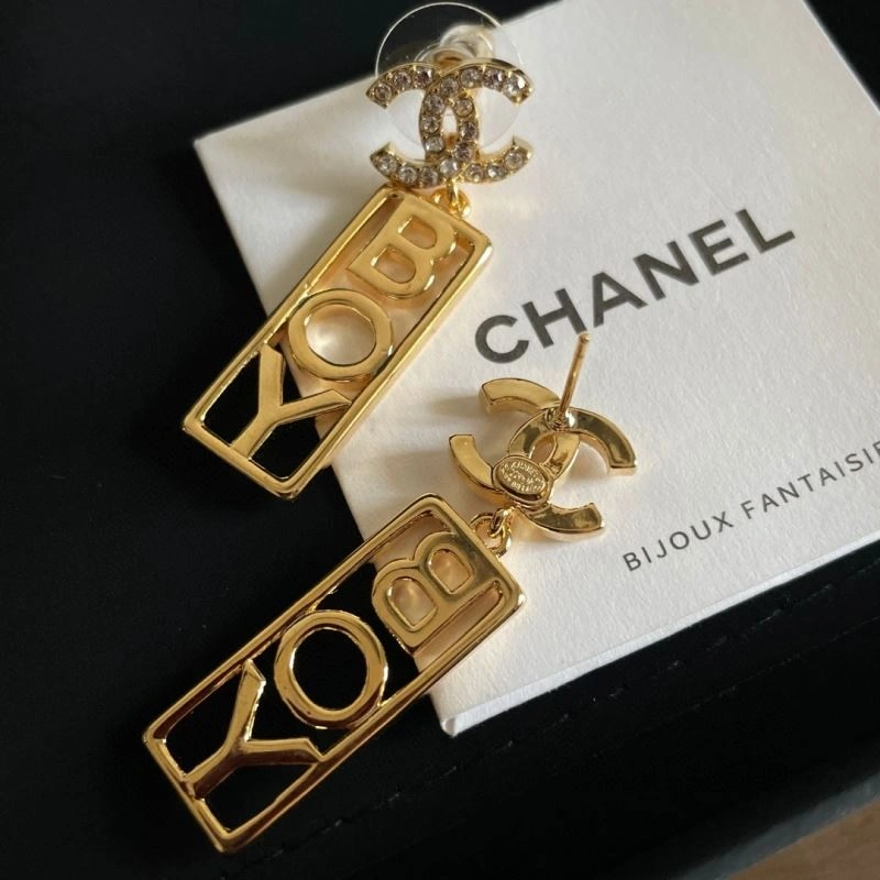 Top match Chanel Earrings