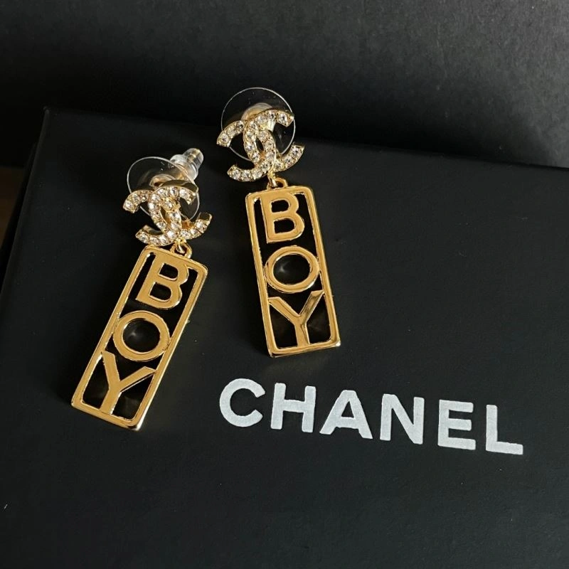 Top match Chanel Earrings