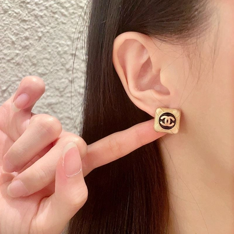 Top match Chanel Earrings