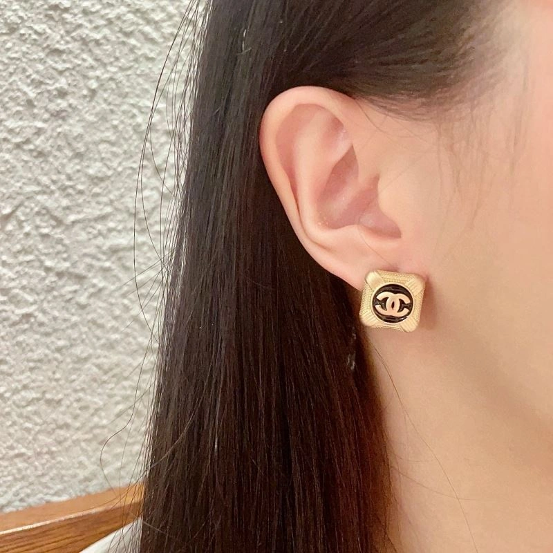 Top match Chanel Earrings