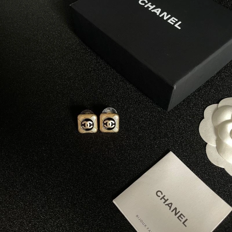 Top match Chanel Earrings