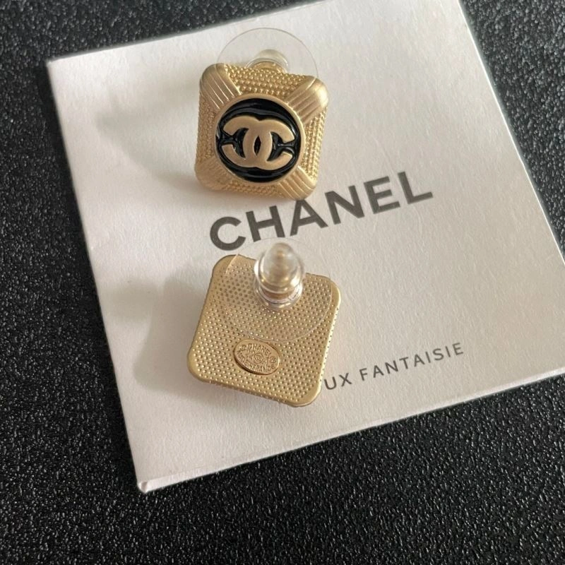 Top match Chanel Earrings