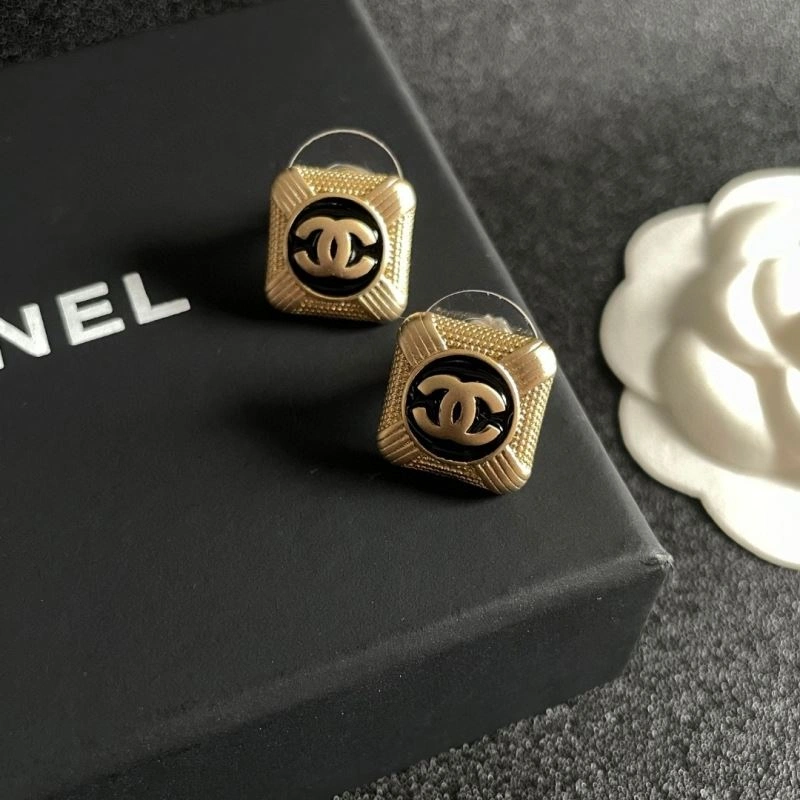 Top match Chanel Earrings