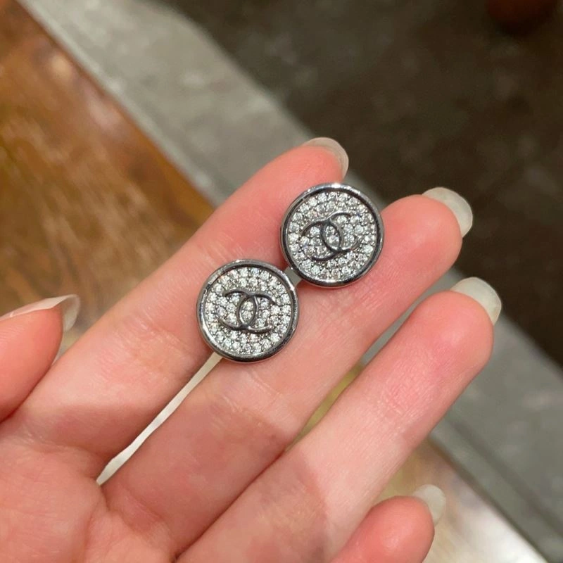 Top mirror Chanel Earrings
