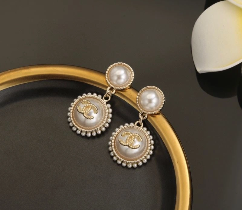 Top match Chanel Earrings
