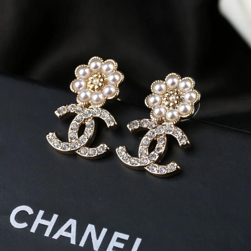 Top match Chanel Earrings