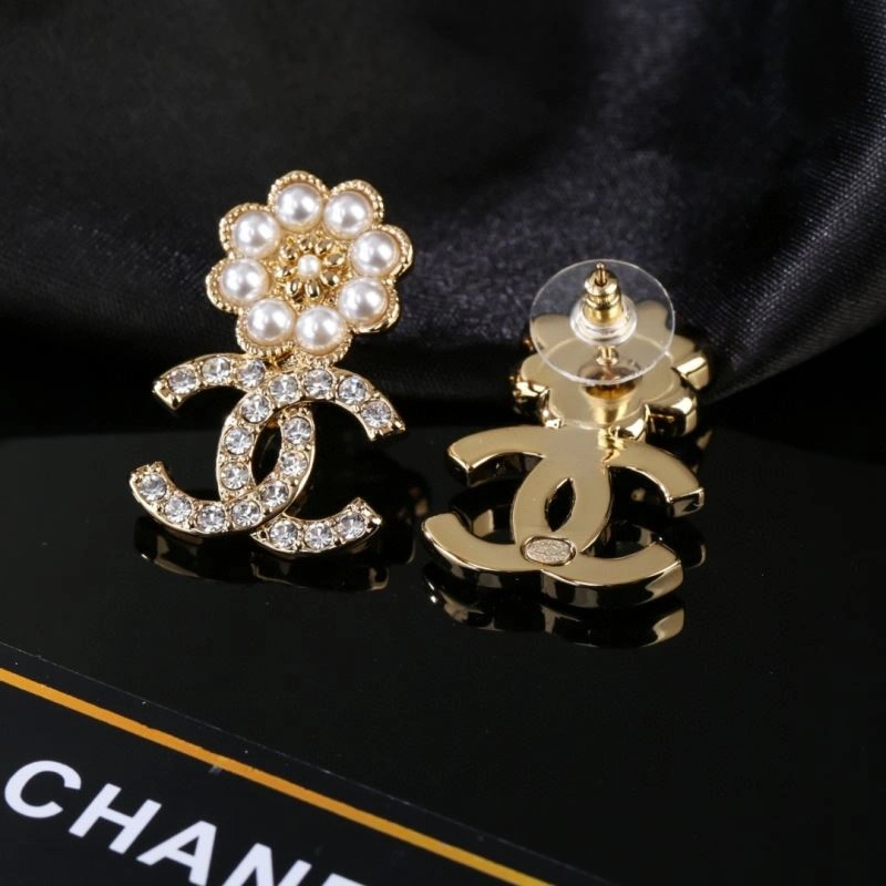 Top match Chanel Earrings
