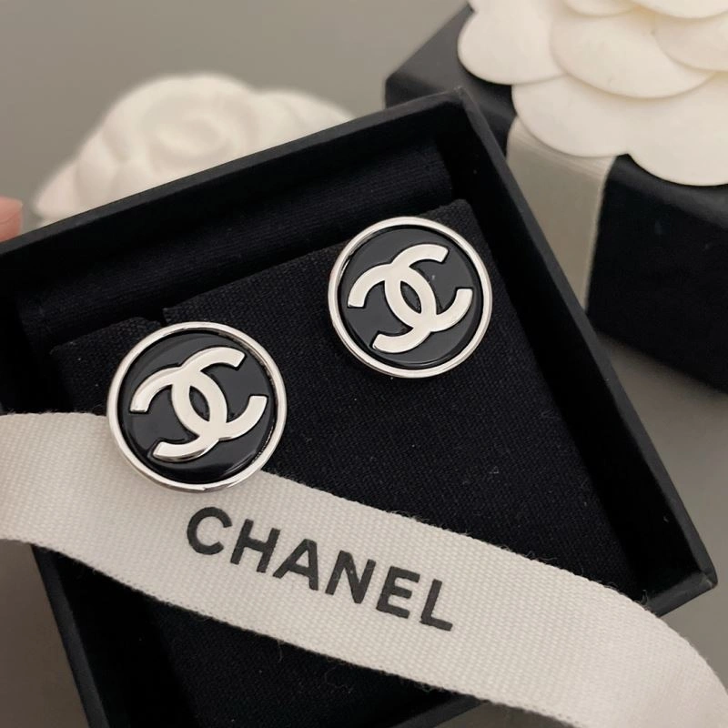 Top match Chanel Earrings