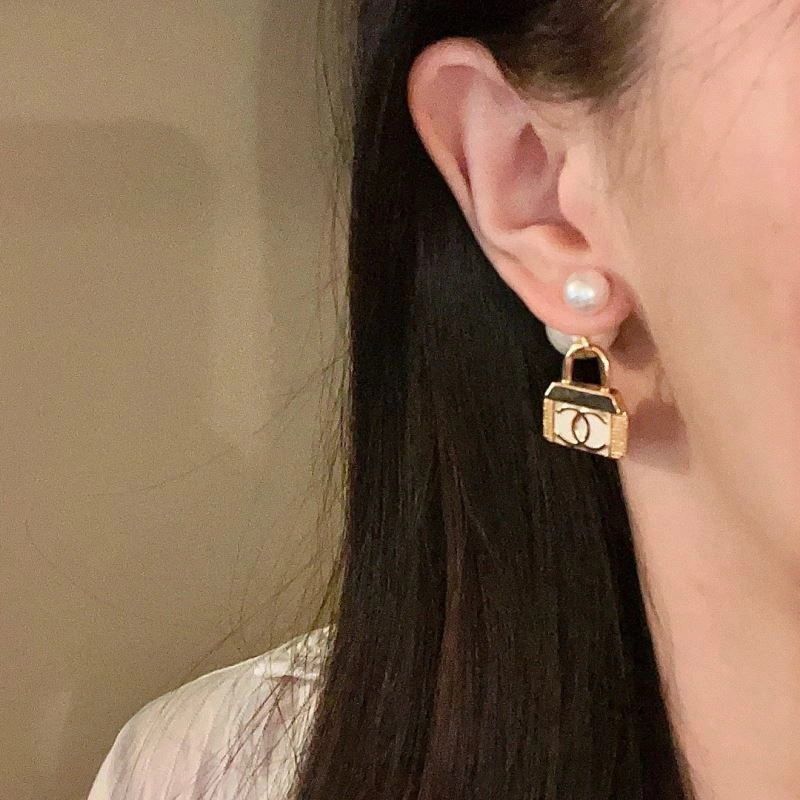 Top match Chanel Earrings