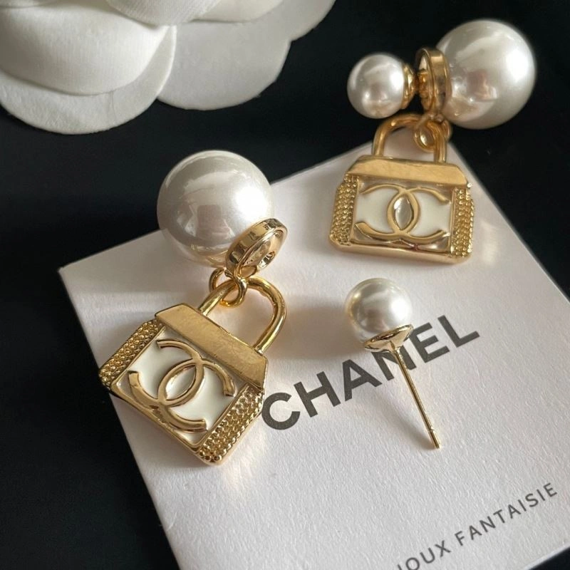 Top match Chanel Earrings