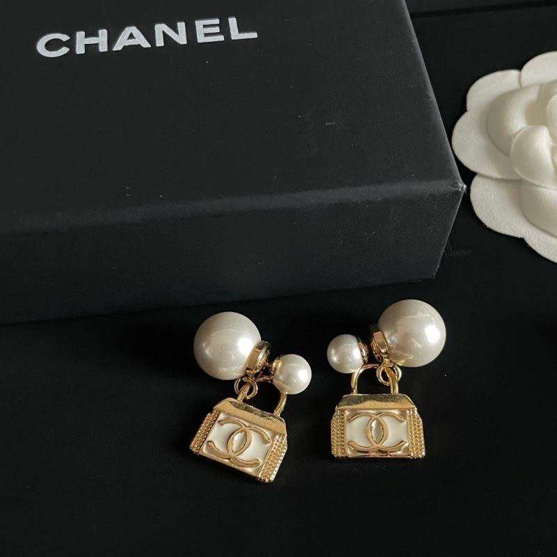 Top match Chanel Earrings