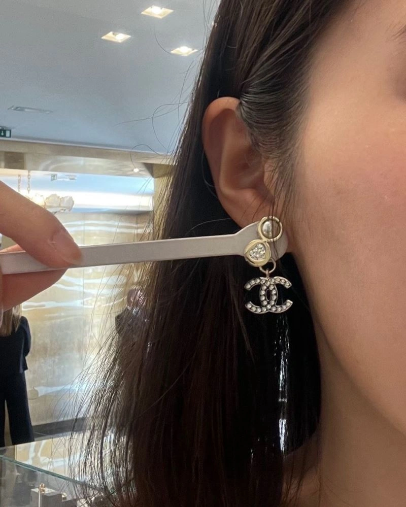Top mirror Chanel Earrings