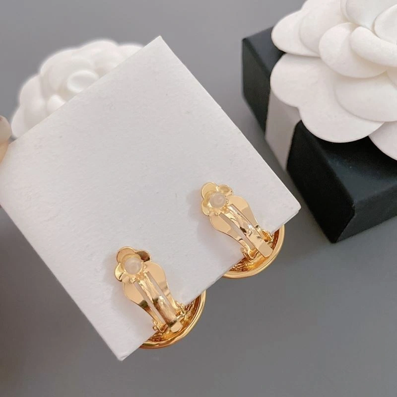 Top mirror Chanel Earrings