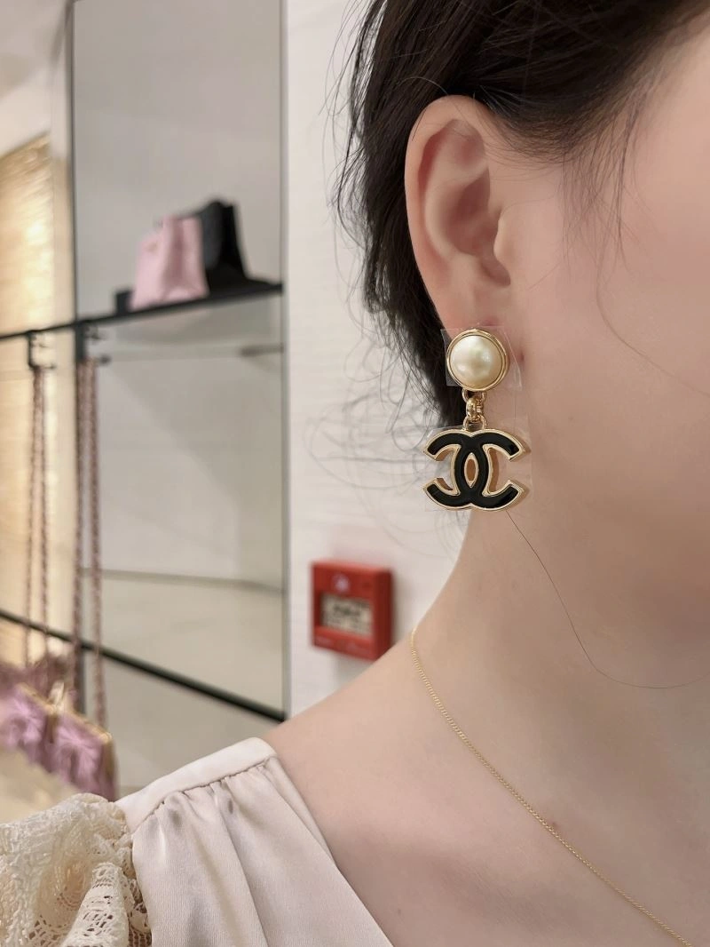 Top mirror Chanel Earrings