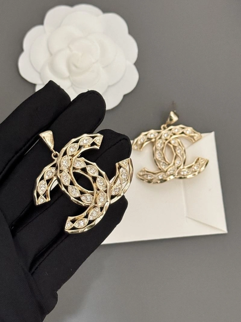 Top match Chanel Earrings