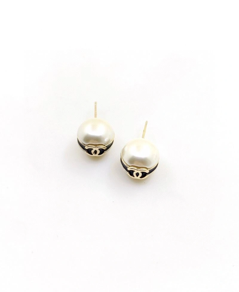 Top mirror Chanel Earrings